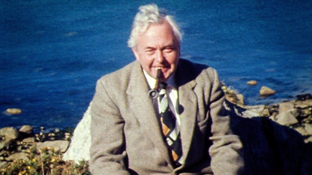 Watch Harold Wilson retreats to St Mary's online - BFI Player