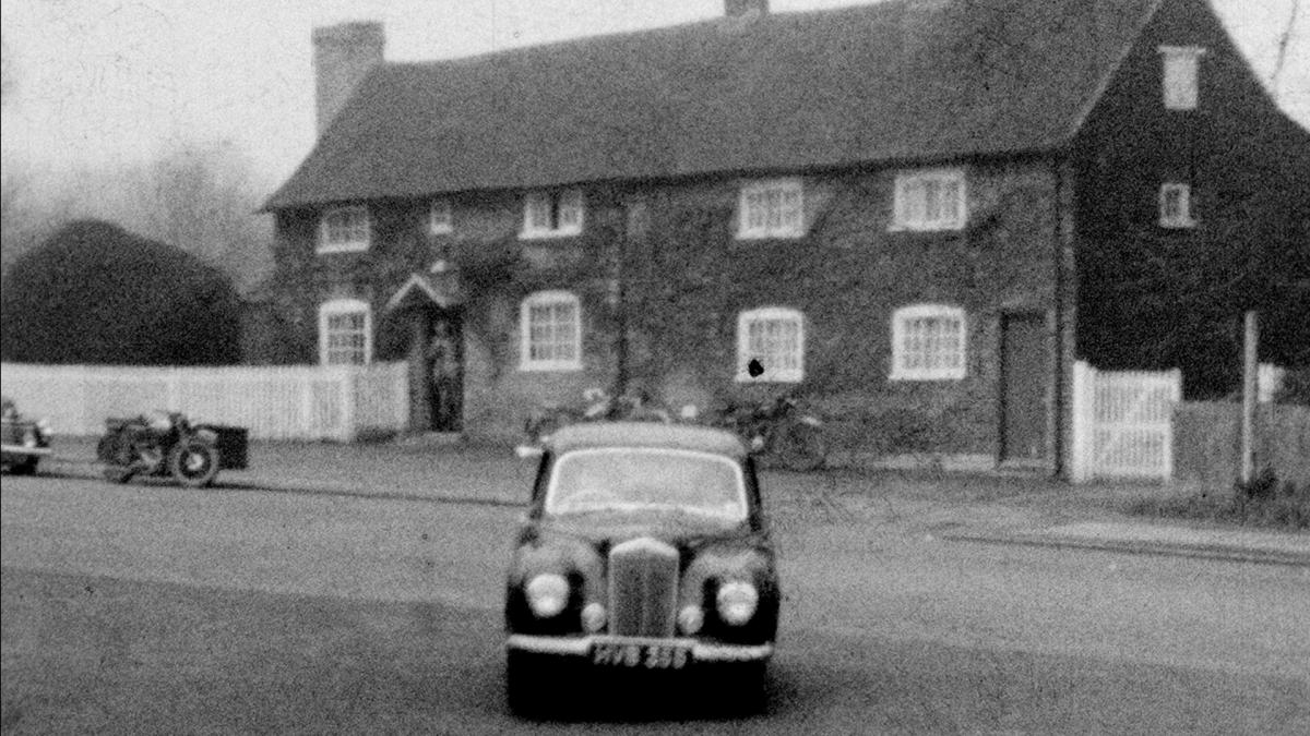 Watch Chilton House Garden and Interior, Northwood online - BFI Player