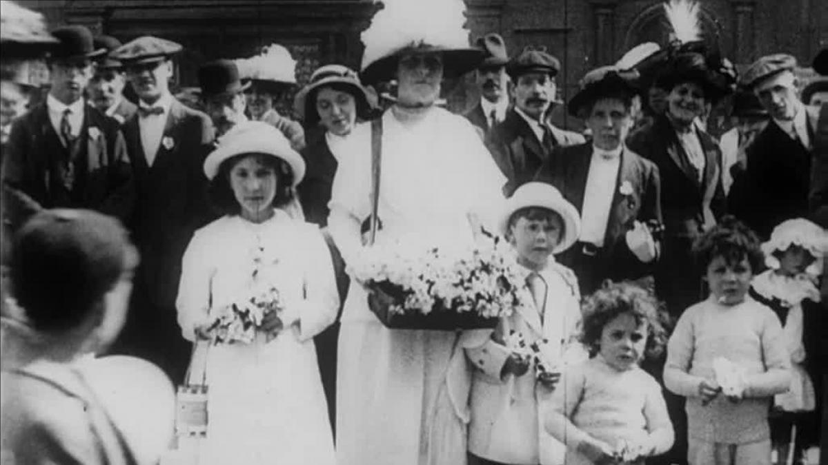 Watch Alexandra Day: Queen Alexandra Drives through London online - BFI ...