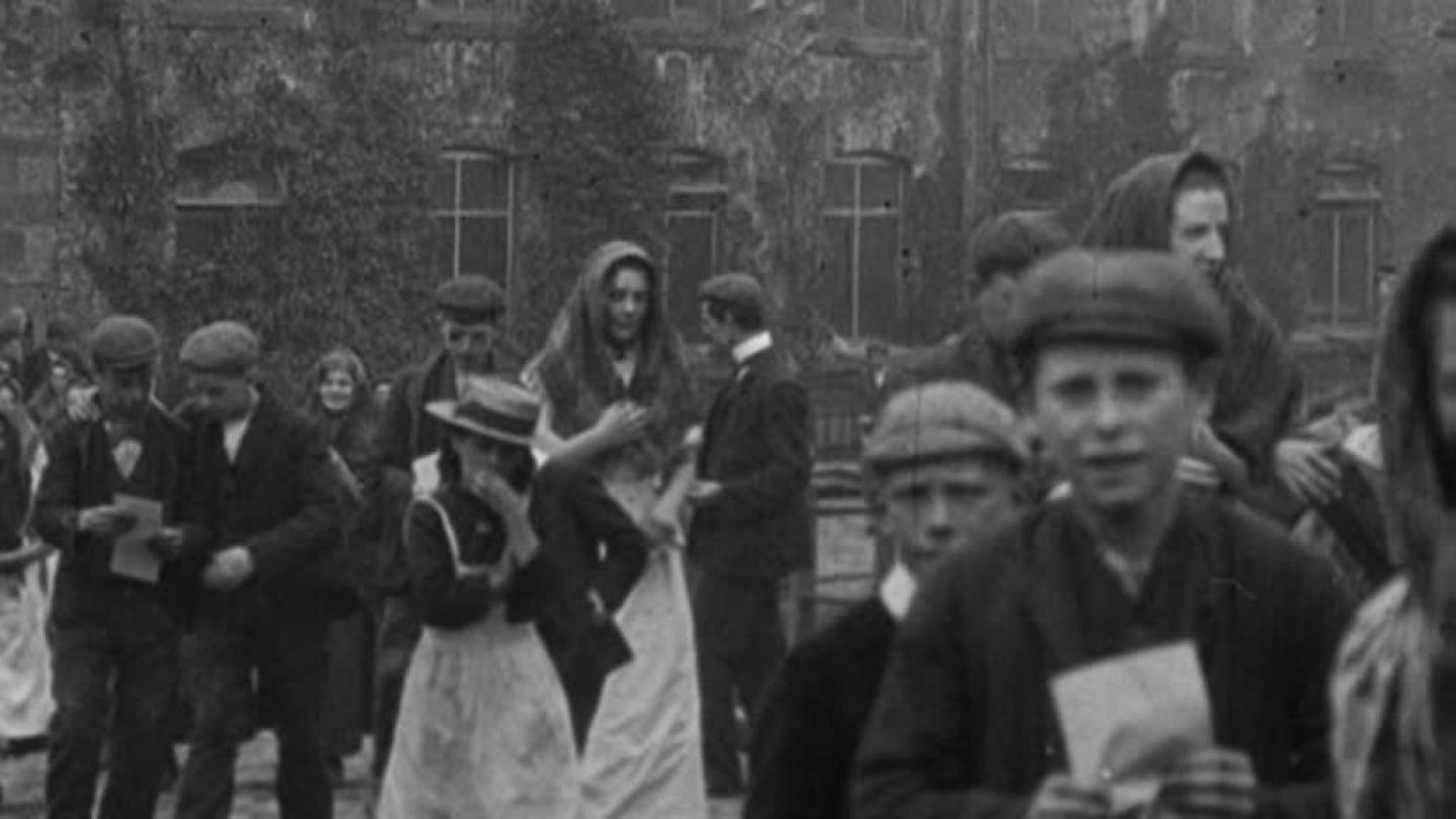 Watch Factory Workers in Clitheroe (1901) online - BFI Player