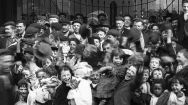 Watch Employees Leaving Brown's Atlas Works, Sheffield (1901) online ...